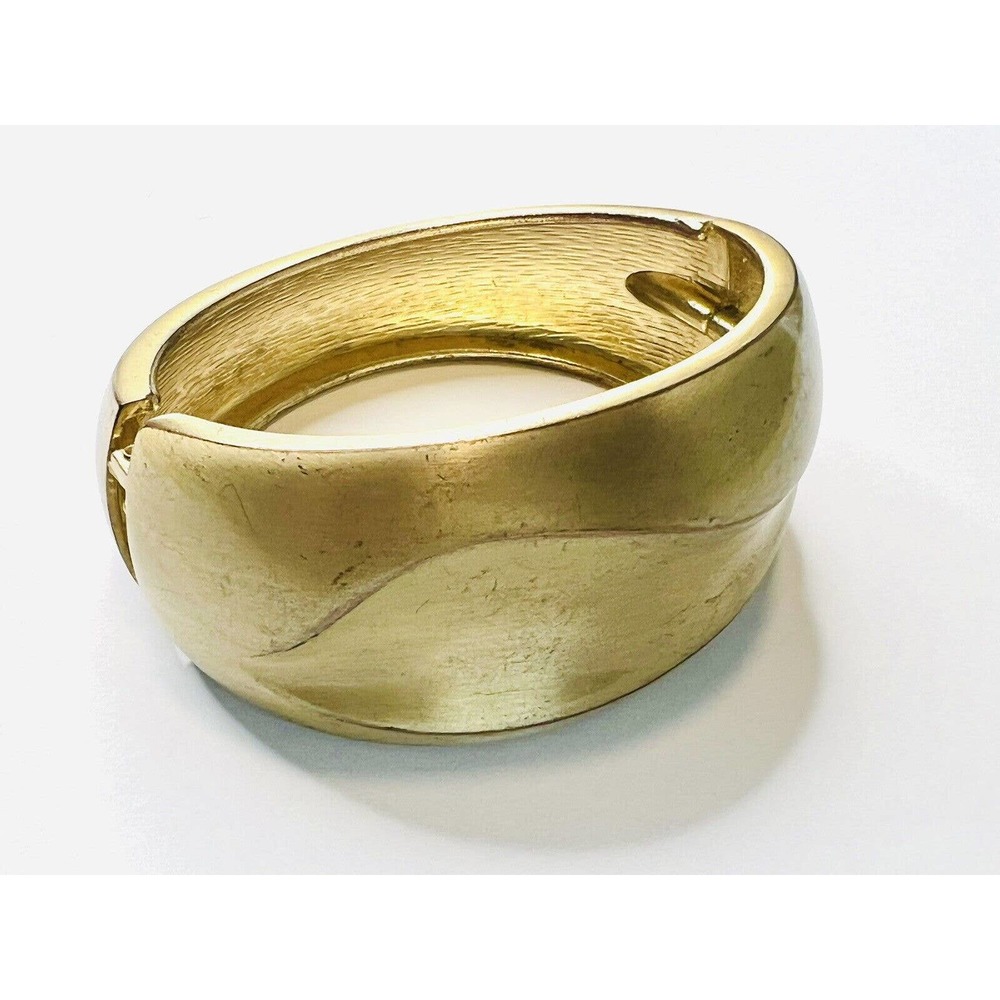 Vintage Matte Gold Tone Hinge Clam Closure Boho Wave … - Gem